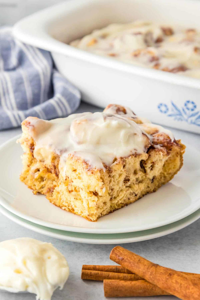 Easy Cinnamon Roll Breakfast Casserole