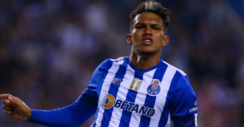 Veron volta a deixar o FC Porto para ser treinado por um português