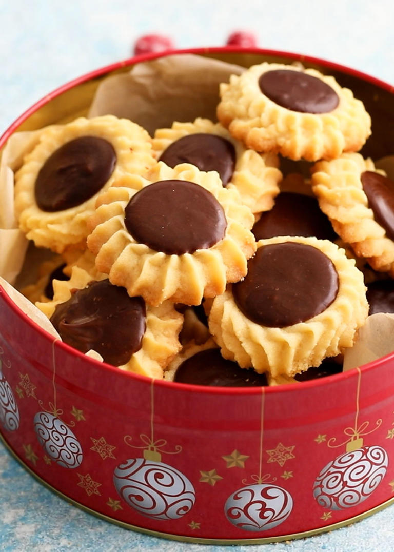 Butter Cookies with Nutella Ganache