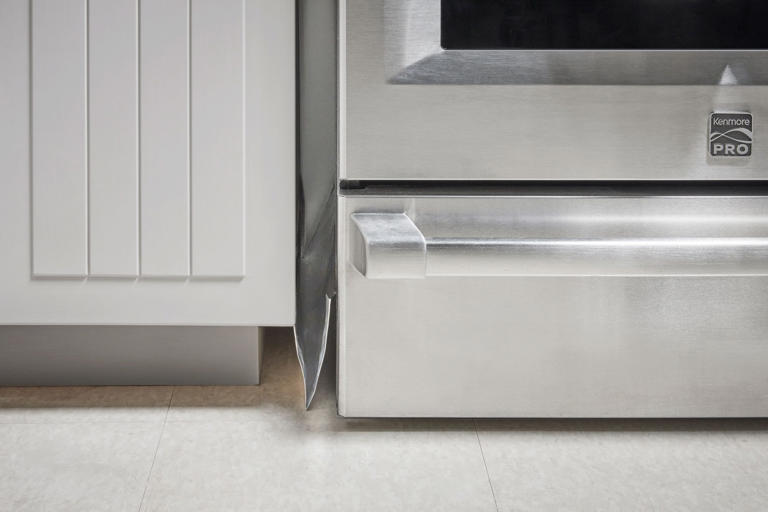 This Clever Aluminum Foil Hack Can Keep a Very Dirty Part of Your Kitchen Clean