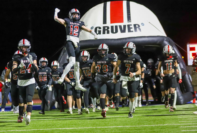Gruver's football season comes to an end, Greyhounds fall to Muenster ...