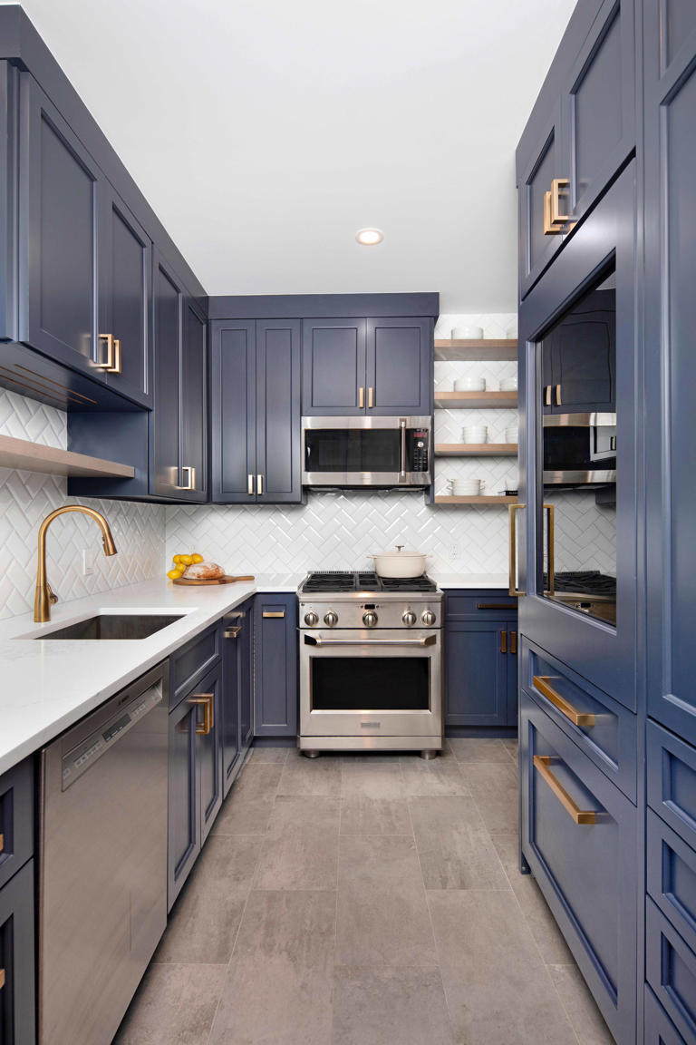 16 Elevated Galley Kitchen Ideas to Maximize a Tight Footprint