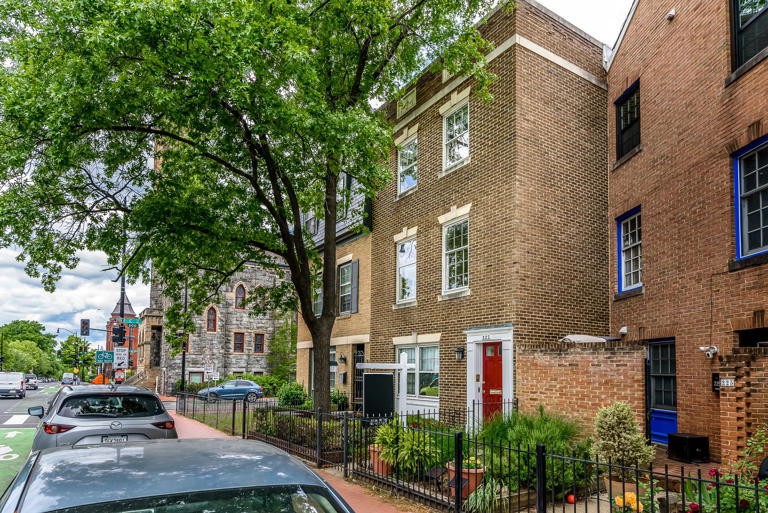 Where Do the Obamas Live? Here Are the Places Barack and Michelle Have ...