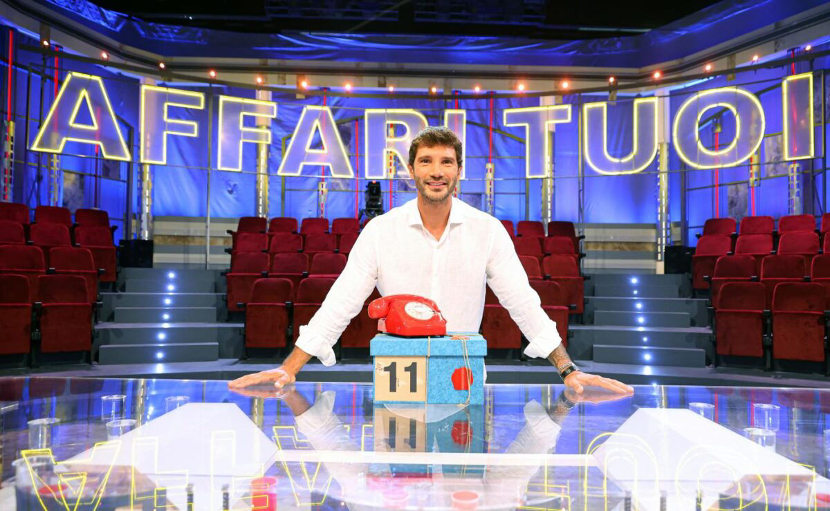 Ascolti Tv ieri 12 dicembre, Affari Tuoi sfonda il muro dei 6 milioni ... Ascolti Tv ieri 12 dicembre, Affari Tuoi sfonda il muro dei 6 milioni ...