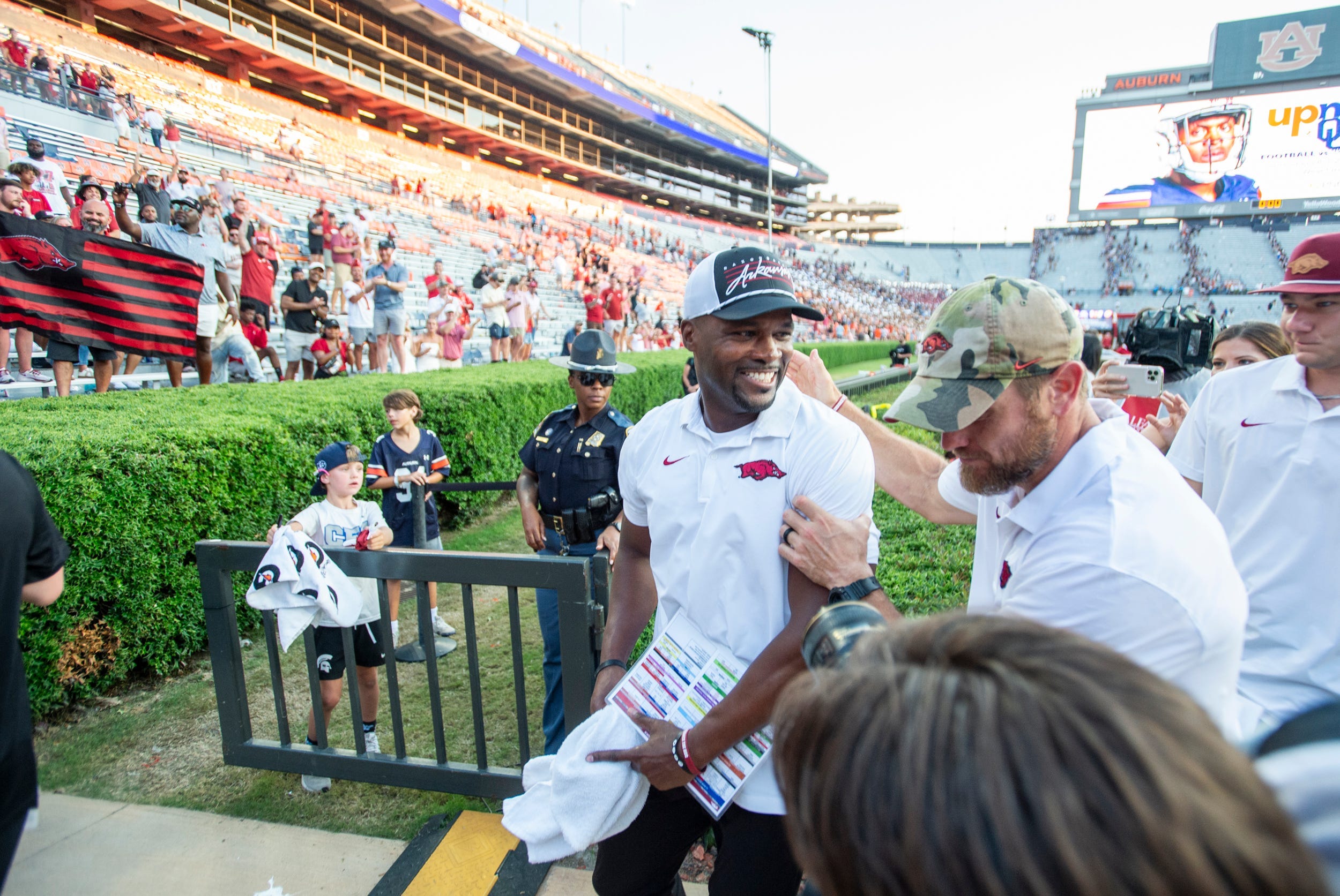 Alabama three-star linebacker JJ Bush commits to Arkansas football