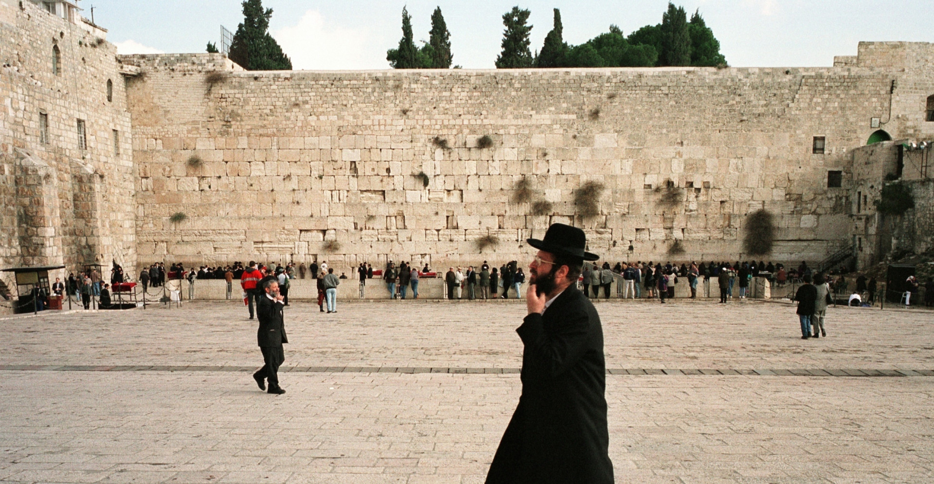 The customs and traditions that Orthodox Jews must follow