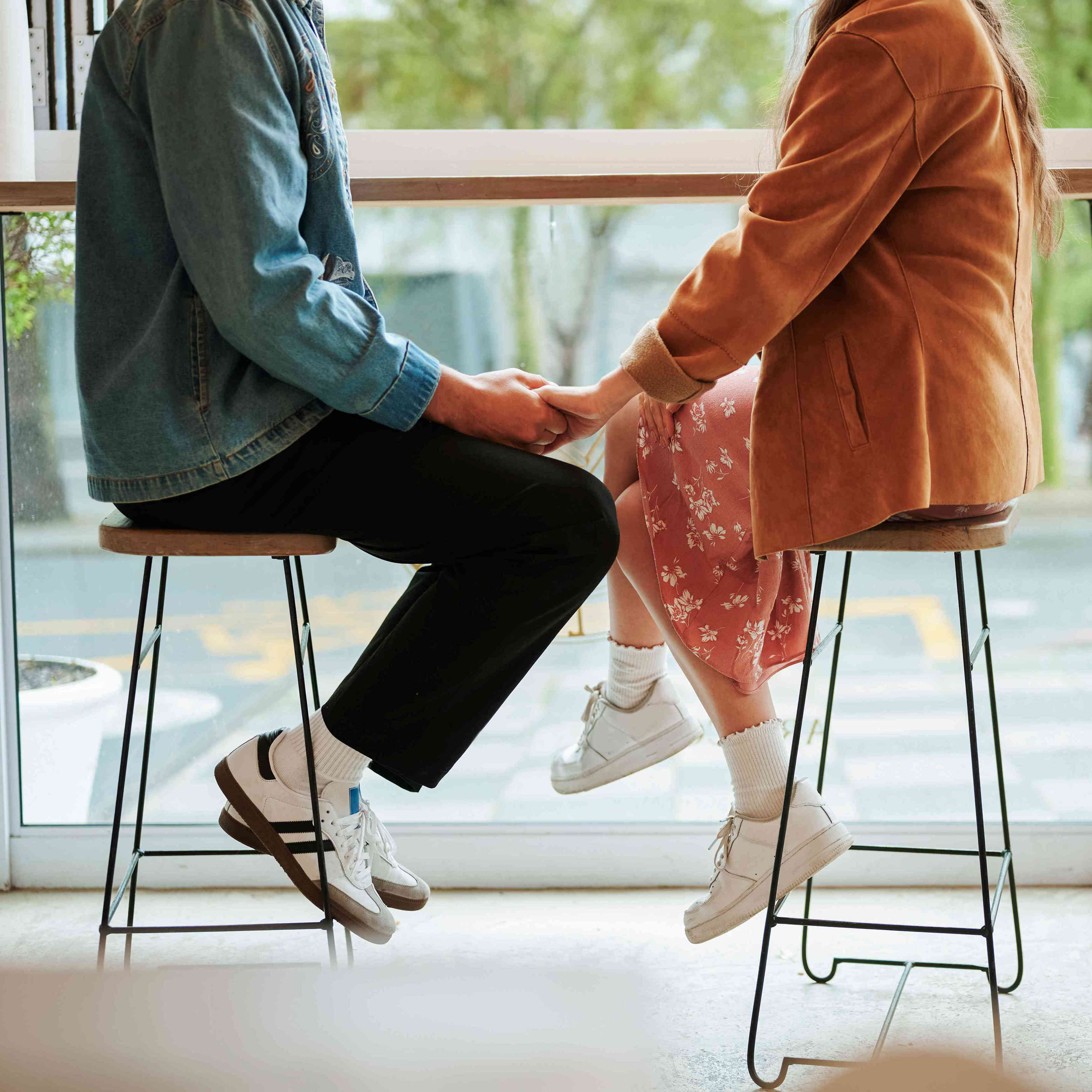 What Is a Hopeless Romantic? 11 Key Signs You Might Be One