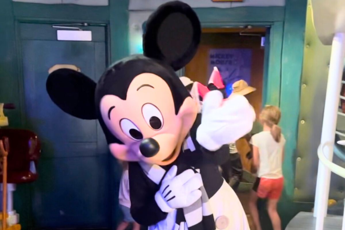 10 Places to Find Mickey Mouse in Disneyland