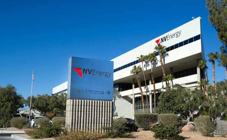 Power restored to UNLV amid outage in central Las Vegas