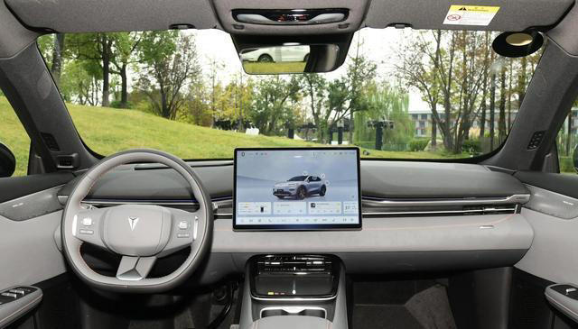 详解深蓝S05，配L2级驾驶辅助+高通骁龙8155芯片，综合续航1234km