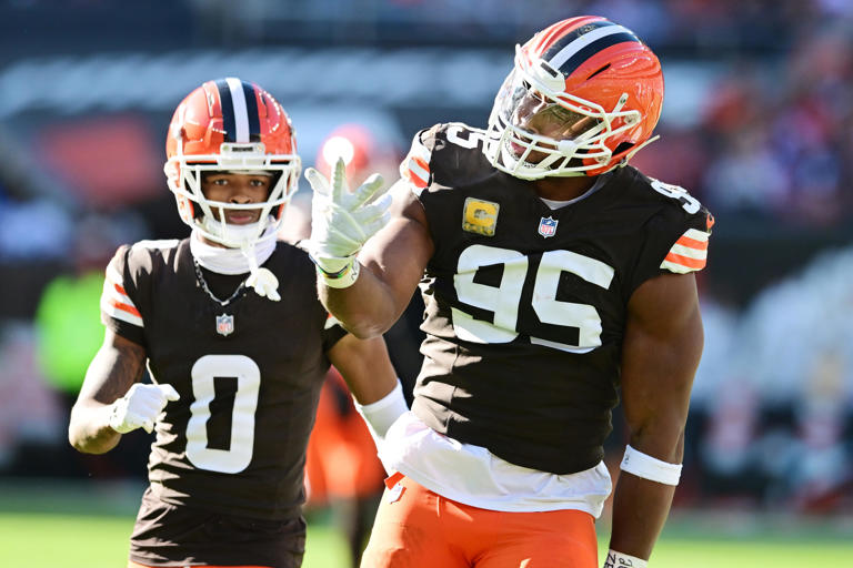 'I'm a fighter': Myles Garrett returns from eye injury to finish out Browns loss to Chiefs