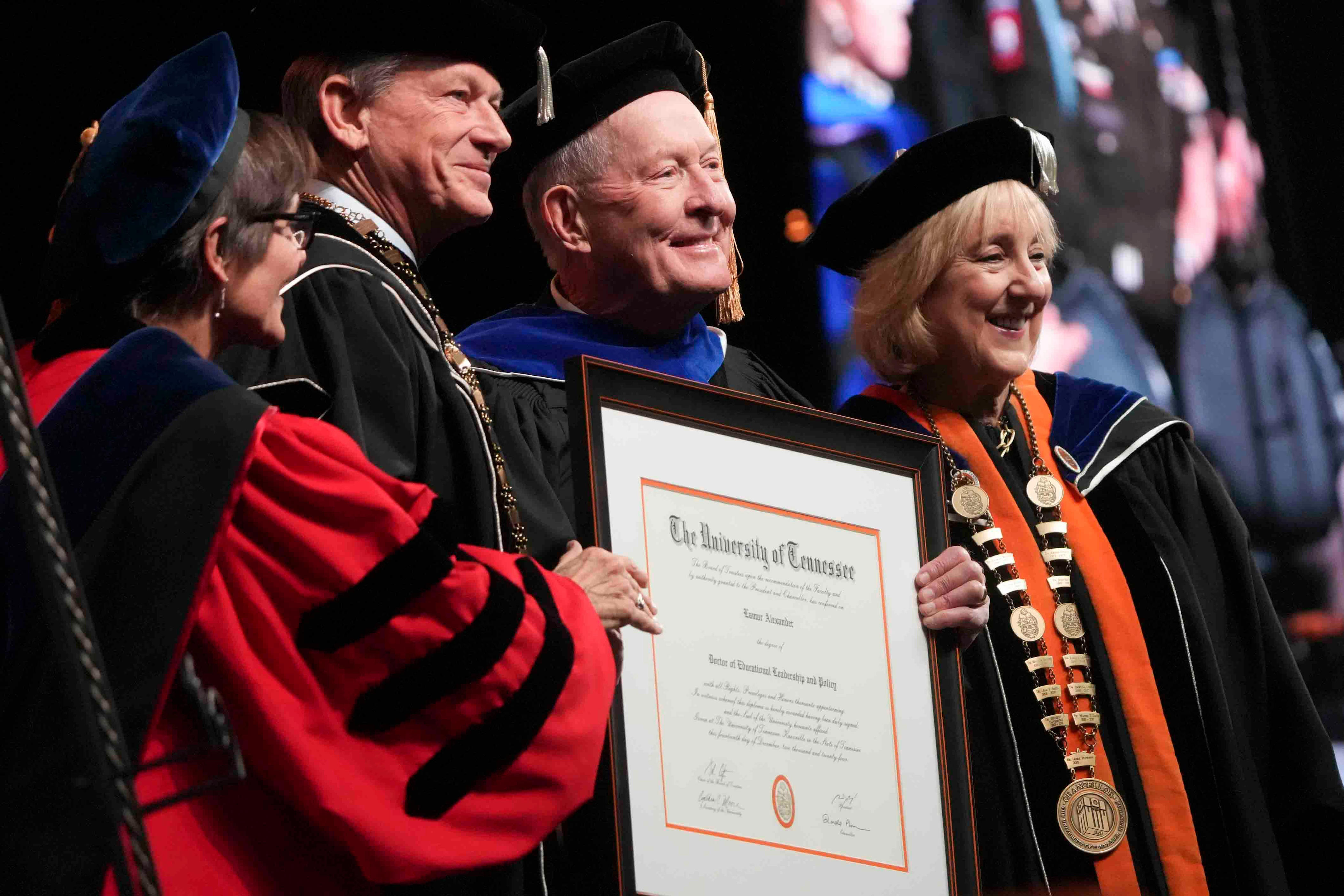 Sen. Lamar Alexander to University of Tennessee grads: 'Make a huge ...