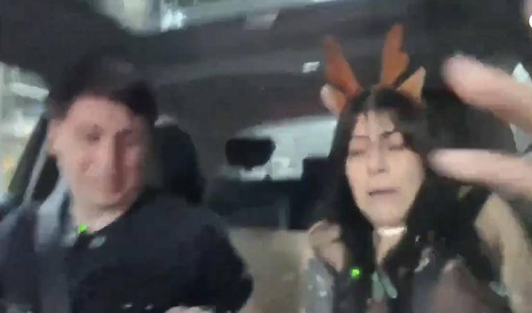 Streamer argentina sufre el robo de su celular en plena transmisión en ... Streamer argentina sufre el robo de su celular en plena transmisión en ...