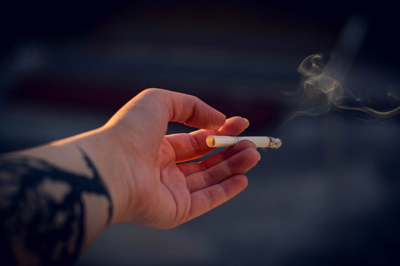 Scattano gli aumenti per sigarette, tabacco e sigari, tutti i nuovi ... Scattano gli aumenti per sigarette, tabacco e sigari, tutti i nuovi ...