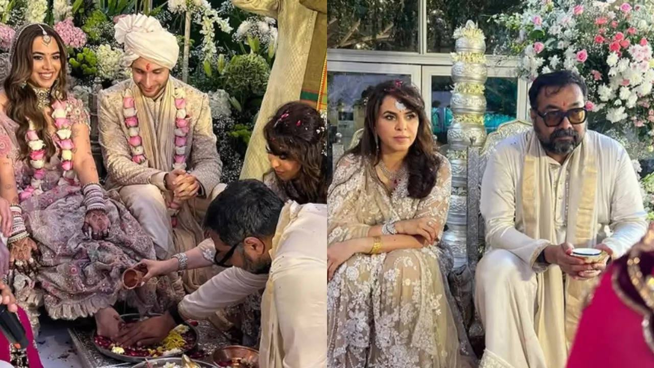 Anurag Kashyap and his ex-wife Aarti Bajaj perform rituals at daughter ... Anurag Kashyap and his ex-wife Aarti Bajaj perform rituals at daughter ...