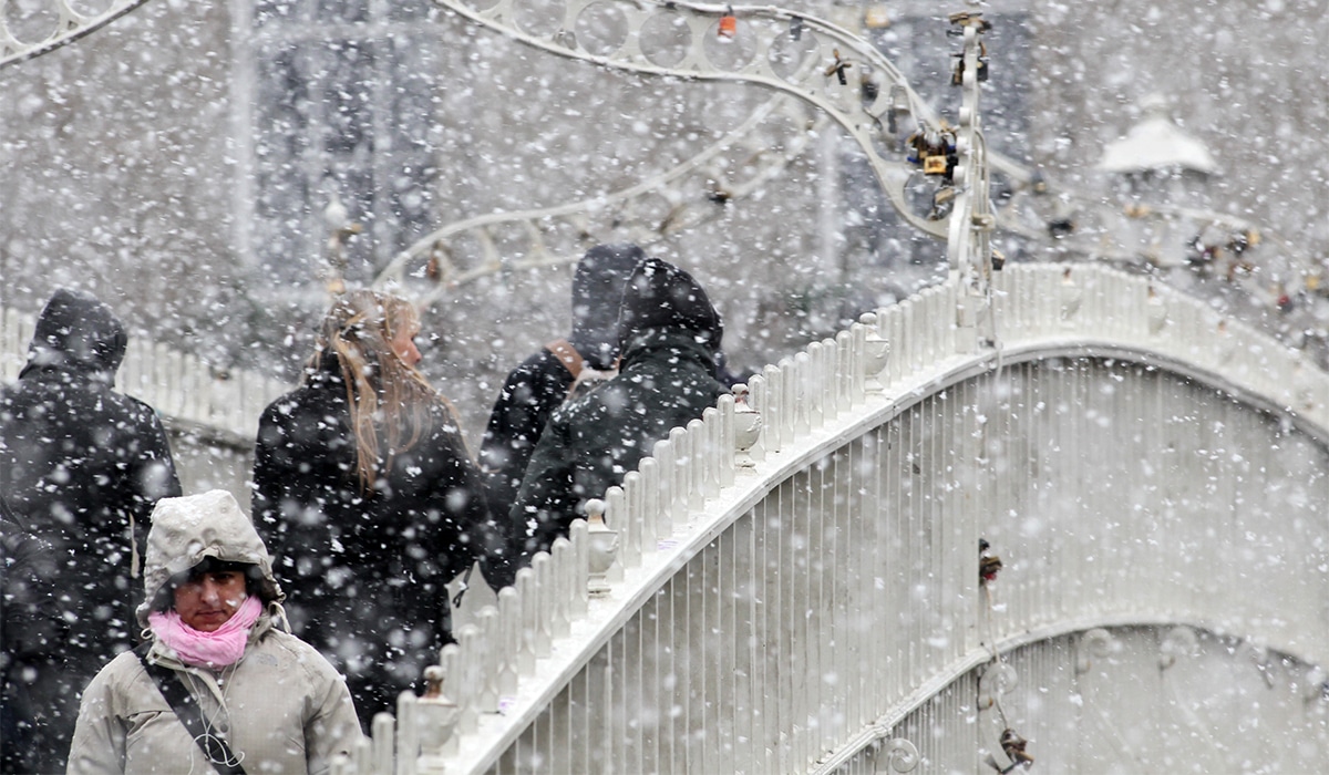 ‘Dig out hats and scarves’ – Weather to get steadily colder with wind ...