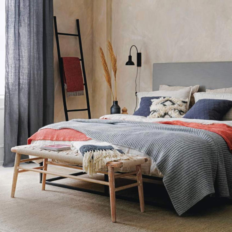 Sleep experts reveal 5 bedroom styling tips to encourage good sleep ...