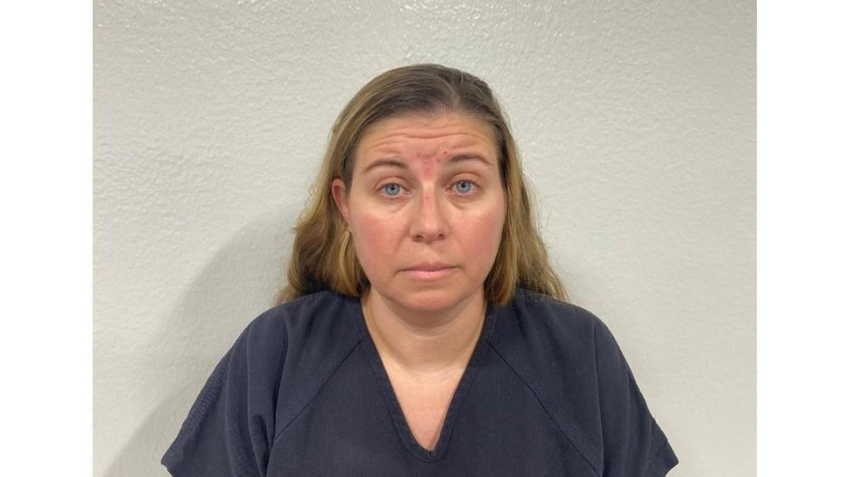 Arrestan a una mujer de Florida que amenazó a una aseguradora con ... Arrestan a una mujer de Florida que amenazó a una aseguradora con ...