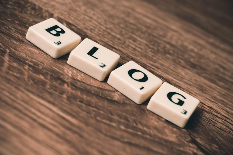Earning Money With a Blog - 5 Straightforward Ways to Do It