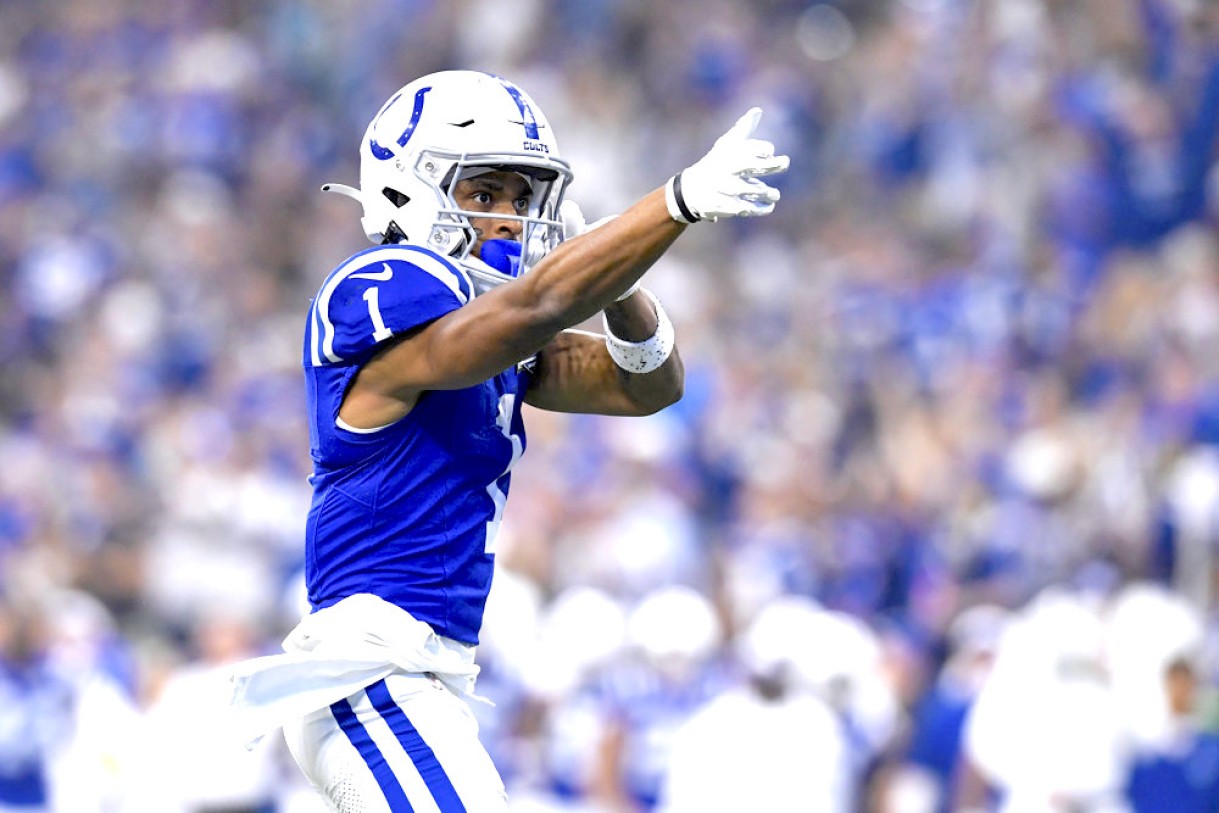 Josh Downs Finishes Season With 10-Catch Effort In Week 18