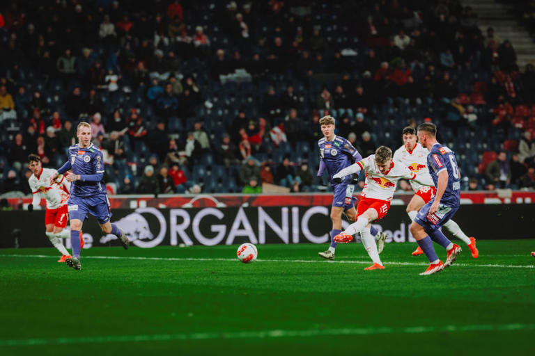 Nur ein Jahr nach Millionen-Transfer: Youngster vor Abgang beim FC Red ...