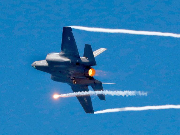 The F-35 stealth fighter's victory against Iran's air defenses ...