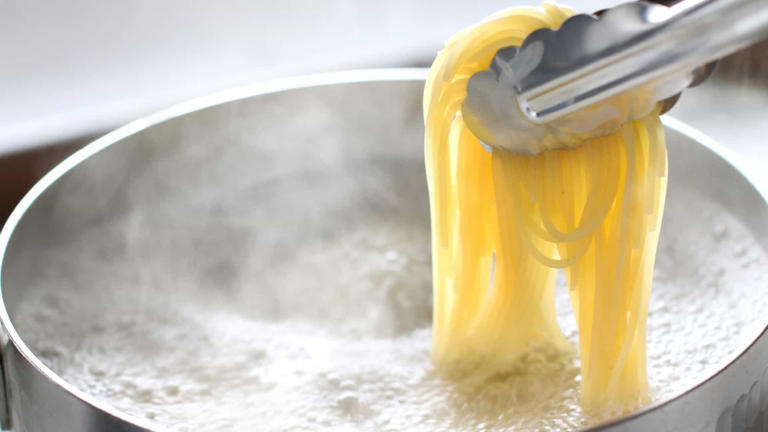 10 Essential Cooking Skills Everyone Should Master by Age 30