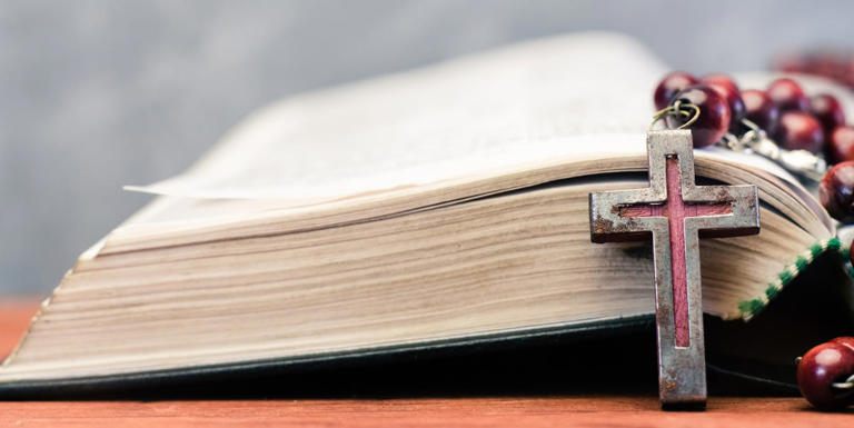 Use These New Year's Bible Verses to Embrace the Start of 2025