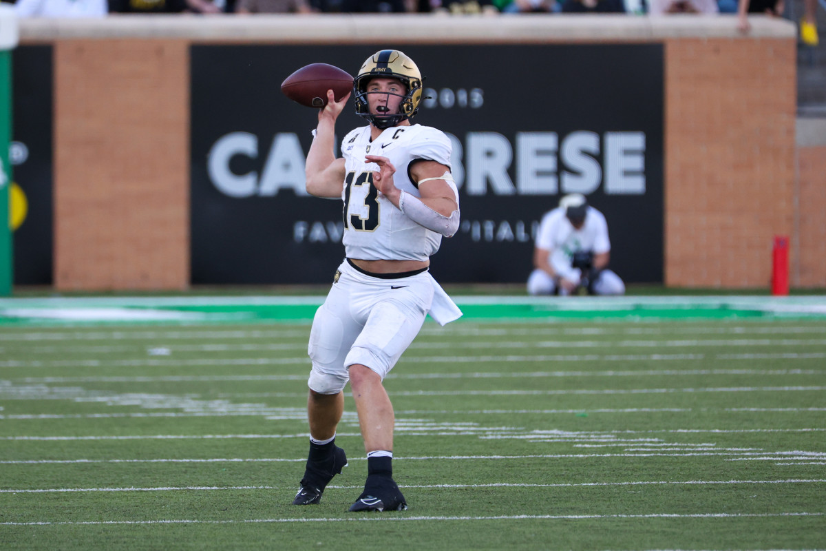 Army Quarterback Has 4-Word Message For President Trump On Saturday