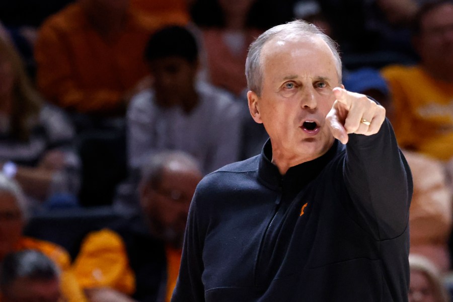 Vols coach Rick Barnes launches $400,000 charity donation challenge