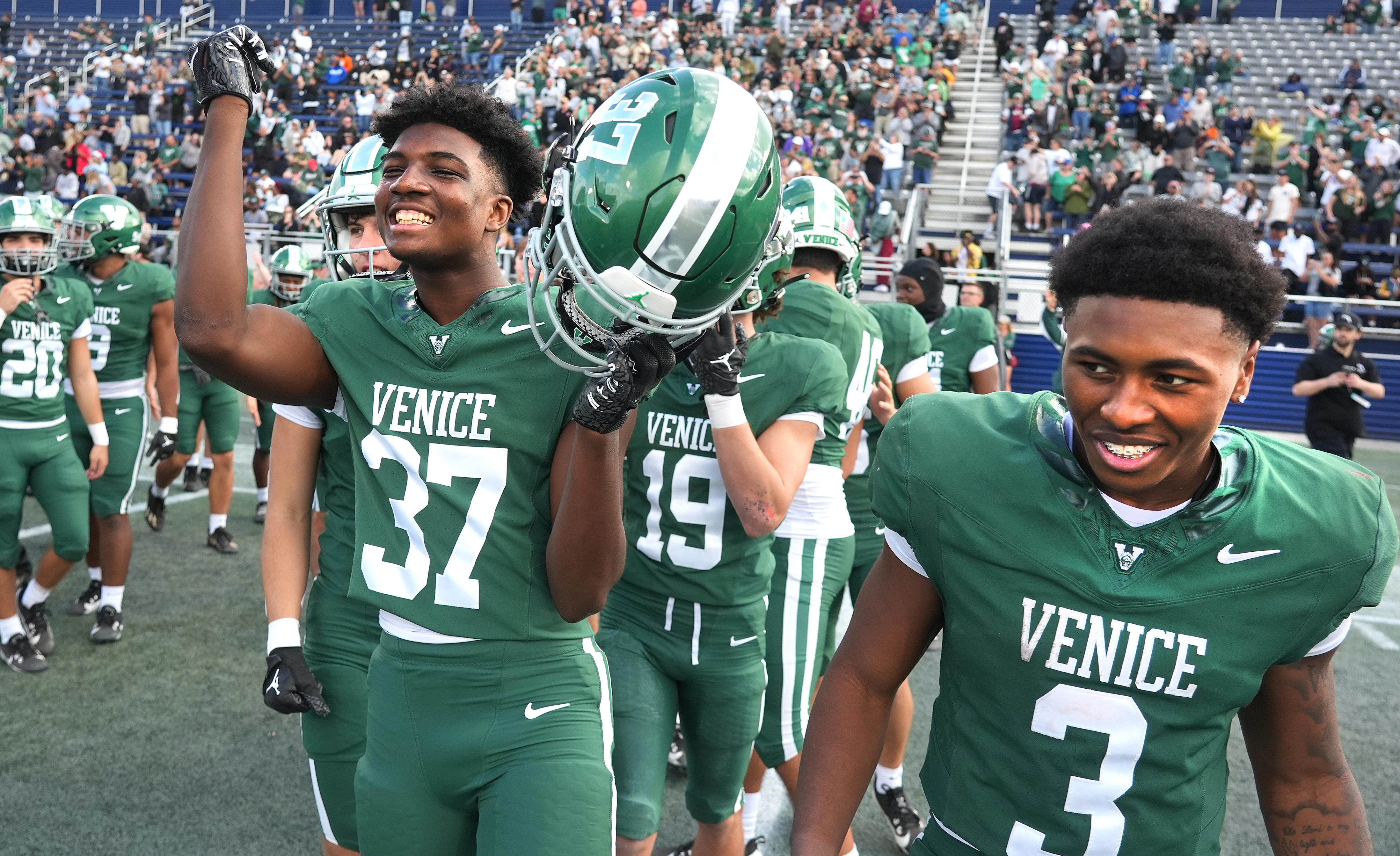 Venice football faces rematch with Lake Mary in state semifinals