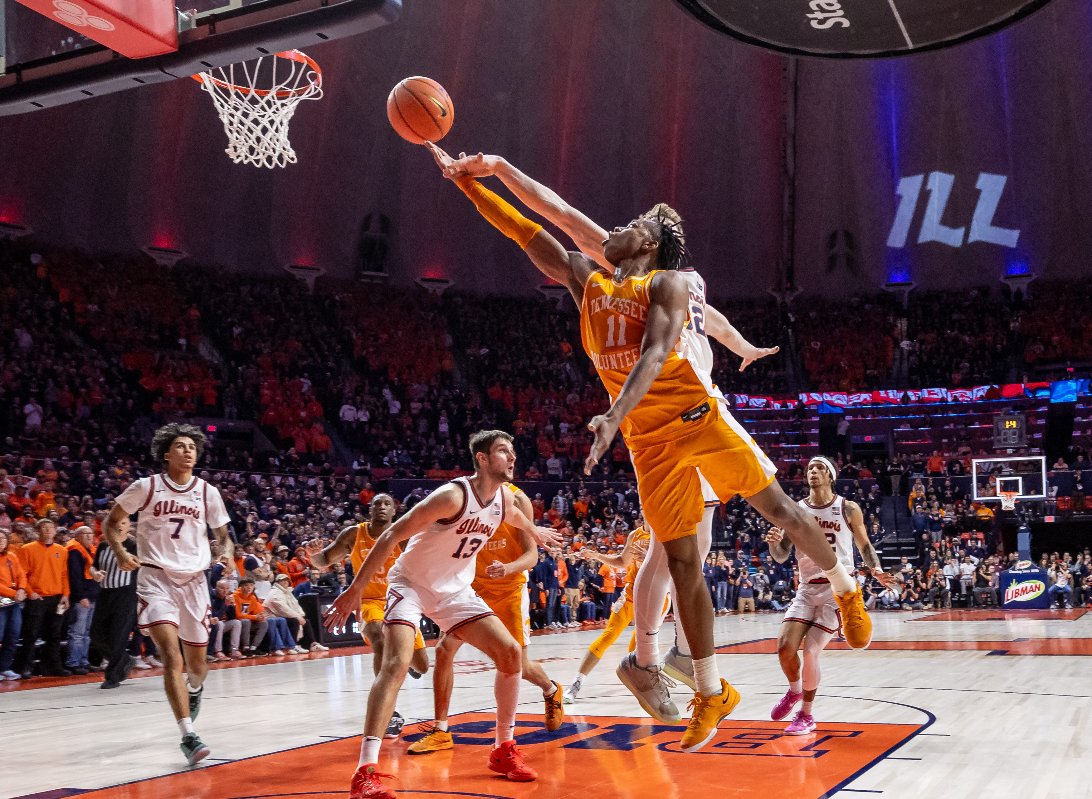 Tennessee-Illinois basketball series