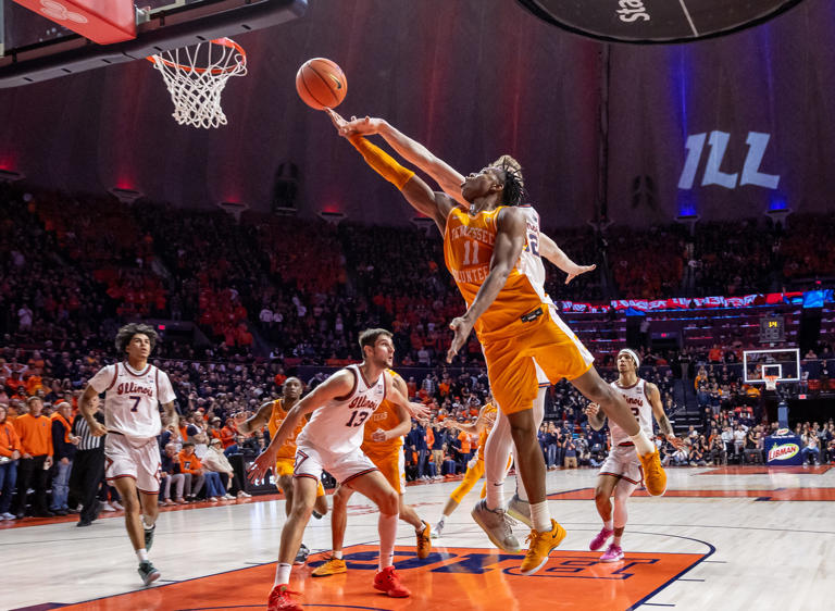 History of the play Tennessee basketball ran on Jordan Gainey's winning ...