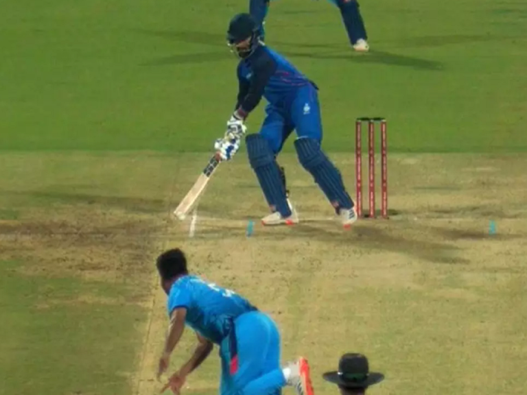 Chaos in cricket: Third umpire reverses, then re-reverses decision ... Chaos in cricket: Third umpire reverses, then re-reverses decision ...