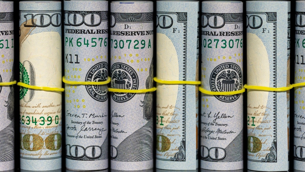 $967 SSI check arrives in April