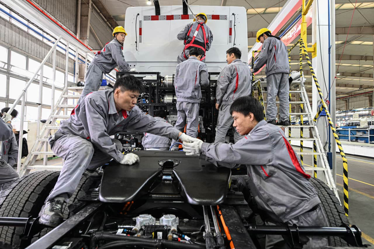 China’s Economy Loses Momentum China’s Economy Loses Momentum