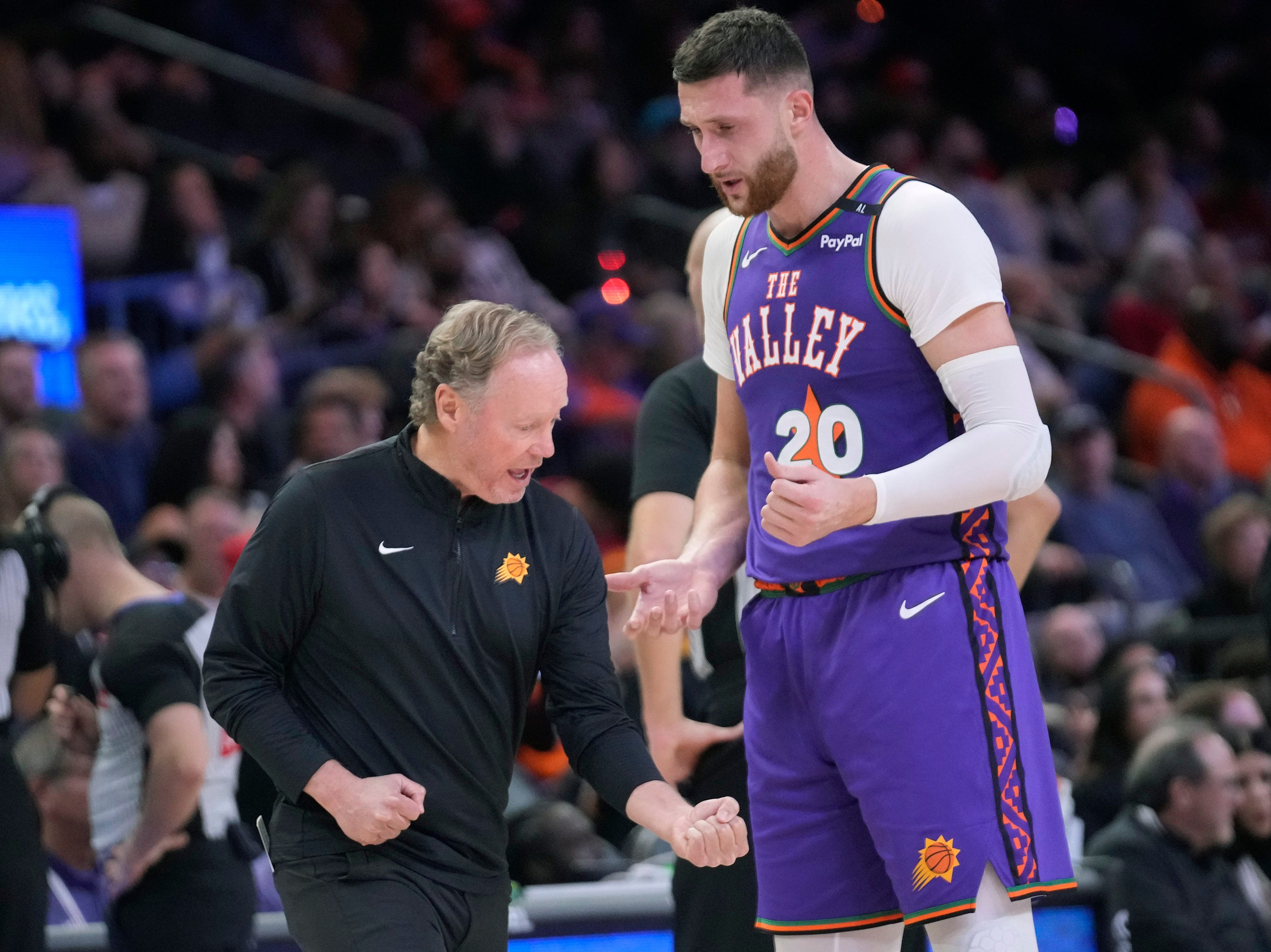 Phoenix Suns coach replies to ex-players on his 'upfront' coaching style