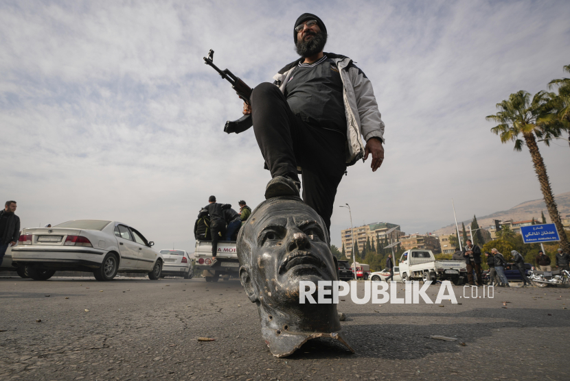 Presiden Sharaa Ingin Rekrut Pejuang Uighur Jadi Tentara Suriah