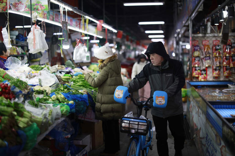 China’s Economy Loses Momentum China’s Economy Loses Momentum