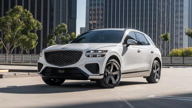 10 Full-Size SUVs With the Best Towing Capacity Under $25,000