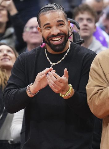 Drake Gives Pregnant Concertgoer a VIP Seat and Offers $30k in Sydney ...