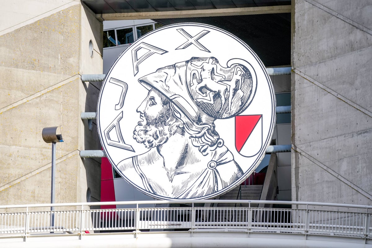 'Ajax krijgt teleurstellende mededeling en ziet gewaardeerde kracht na ...