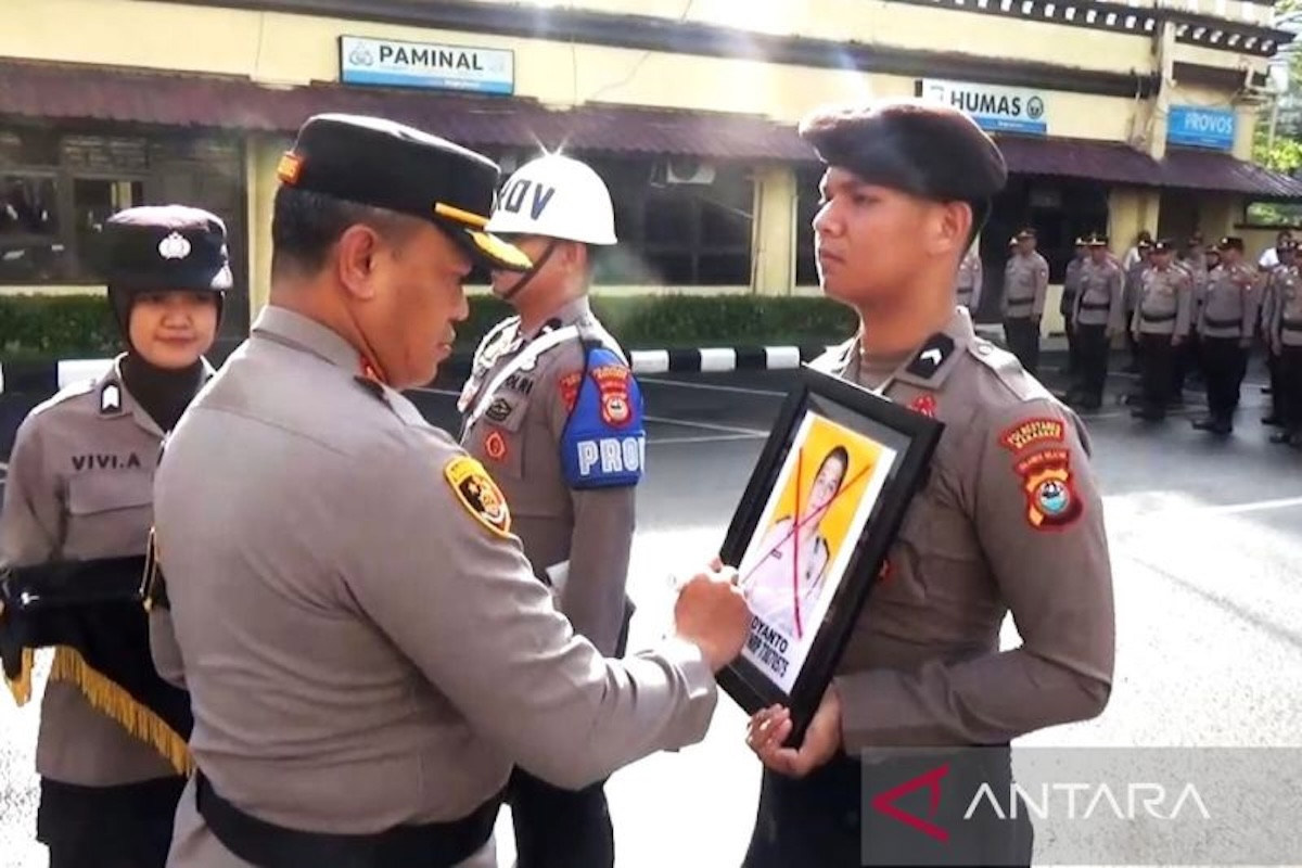 3 Polisi yang Bertugas di Polrestabes Makassar Dipecat, Kombes Ngajib ... 3 Polisi yang Bertugas di Polrestabes Makassar Dipecat, Kombes Ngajib ...