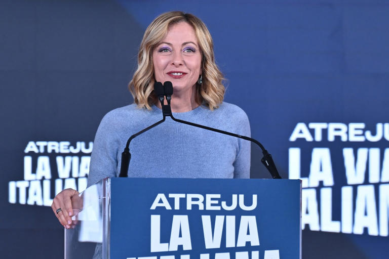 Calenda “ci prova” e la premier Giorgia Meloni accetta l’invito: cosa ... Calenda “ci prova” e la premier Giorgia Meloni accetta l’invito: cosa ...
