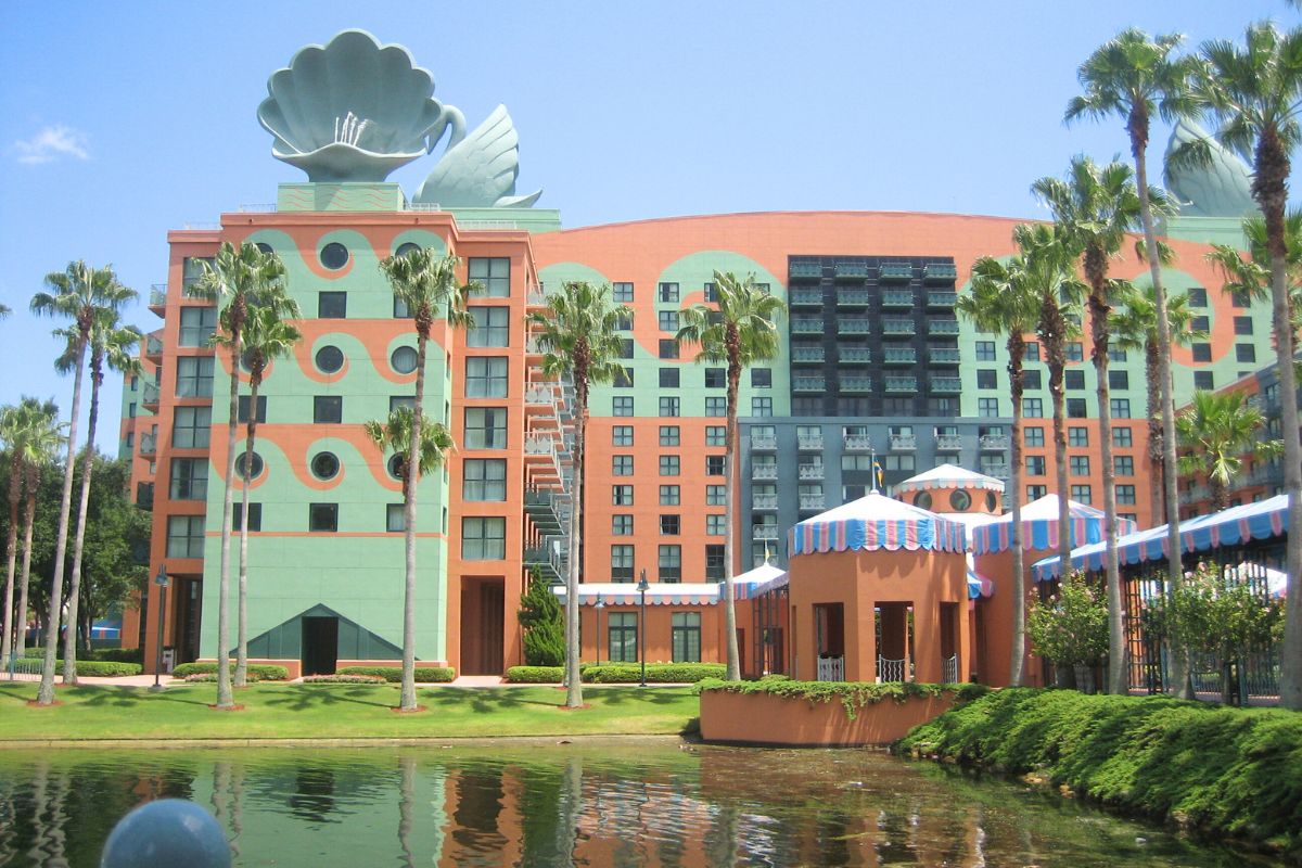 10 Reasons To Stay At Disney World Hotels