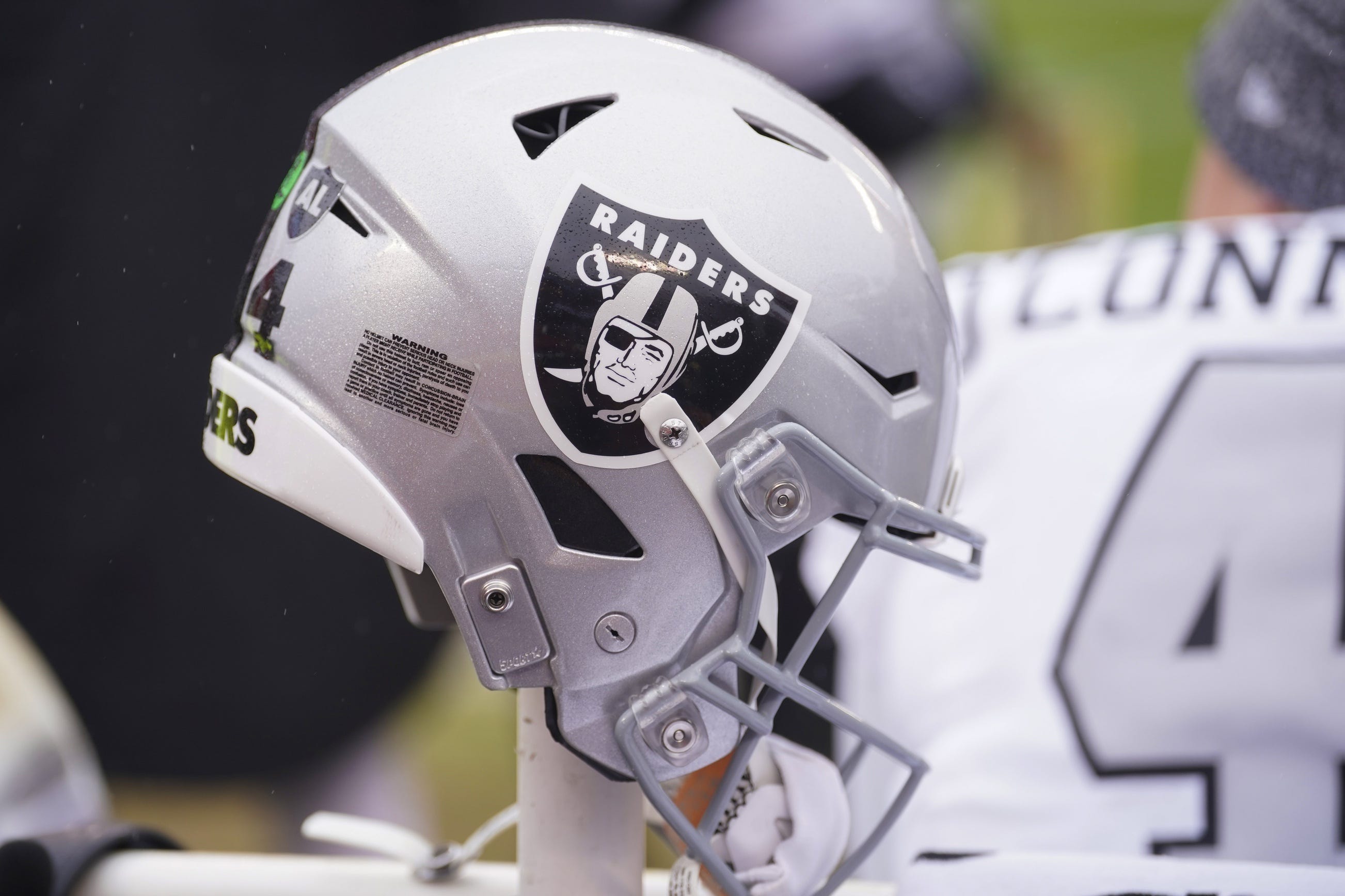 Raiders make 3 roster moves including sending Kolton Miller to IR