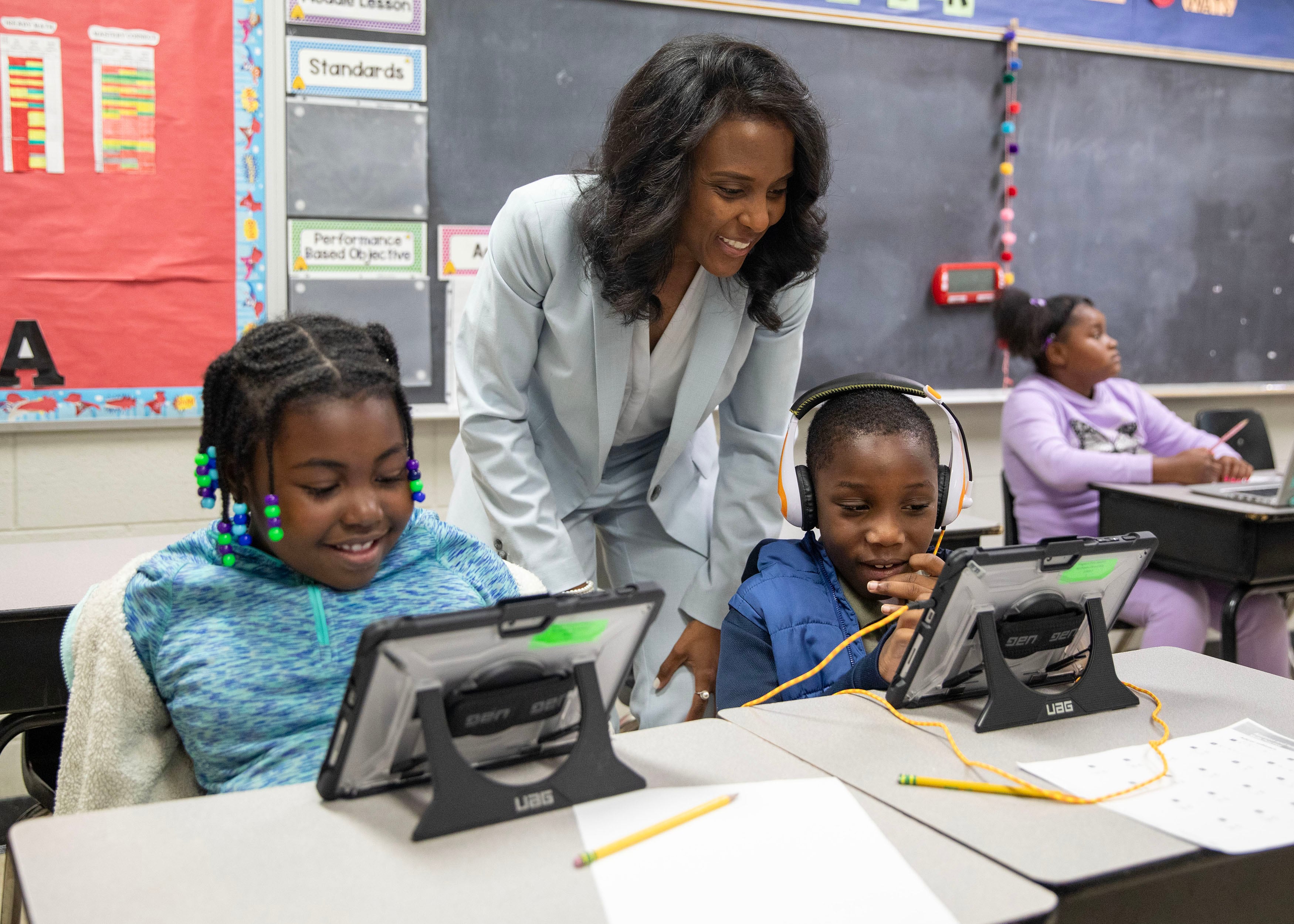Memphis-Shelby County Schools board will discuss terminating Feagins as ...