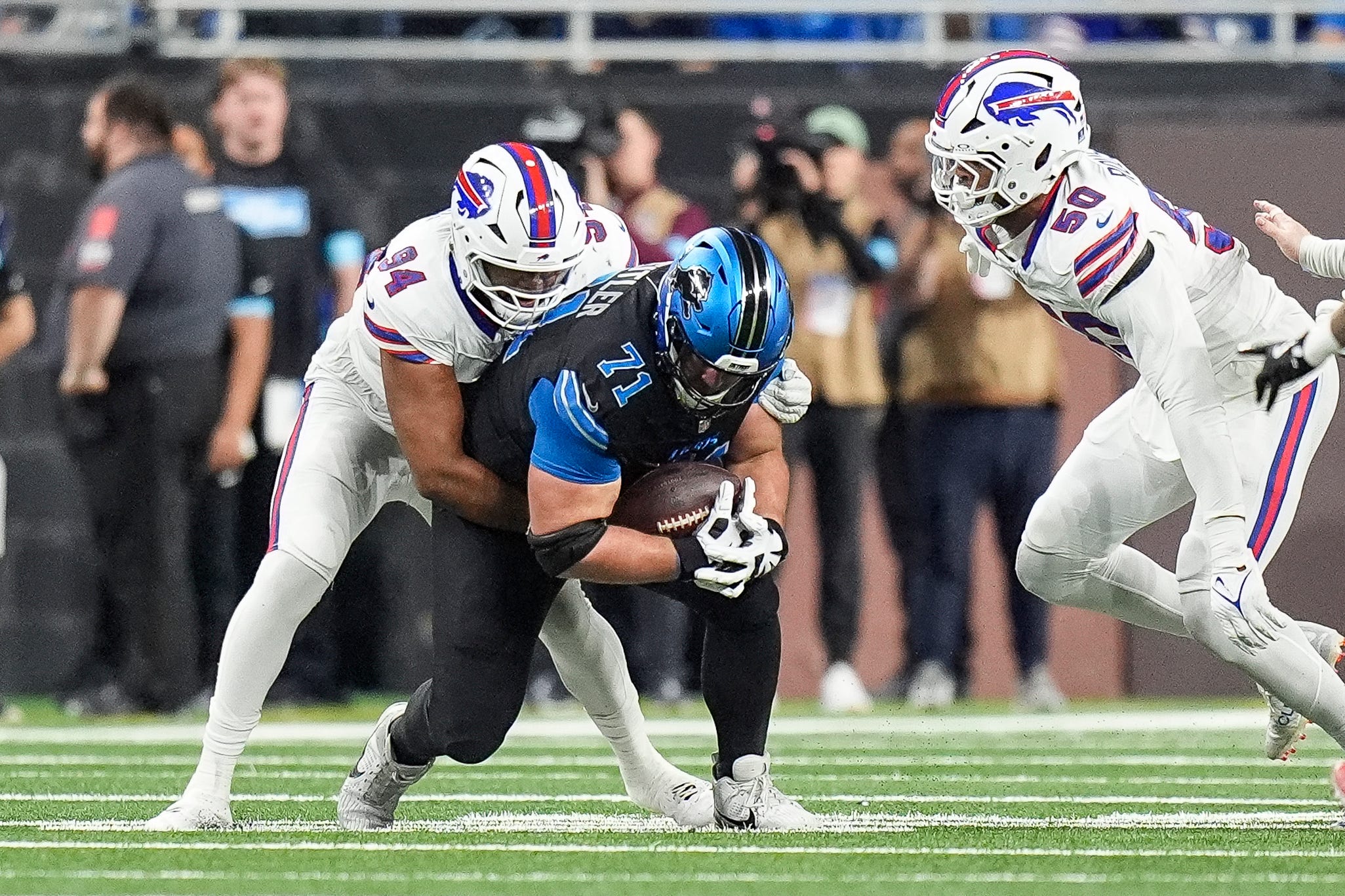 Zeitler out with hamstring injury; Lions to start rookie Mahogany at RG ...