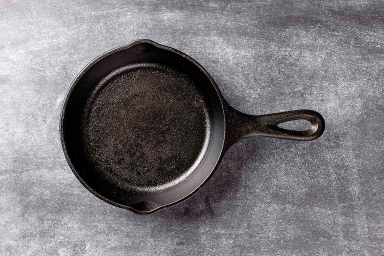 The right way to season a cast-iron skillet