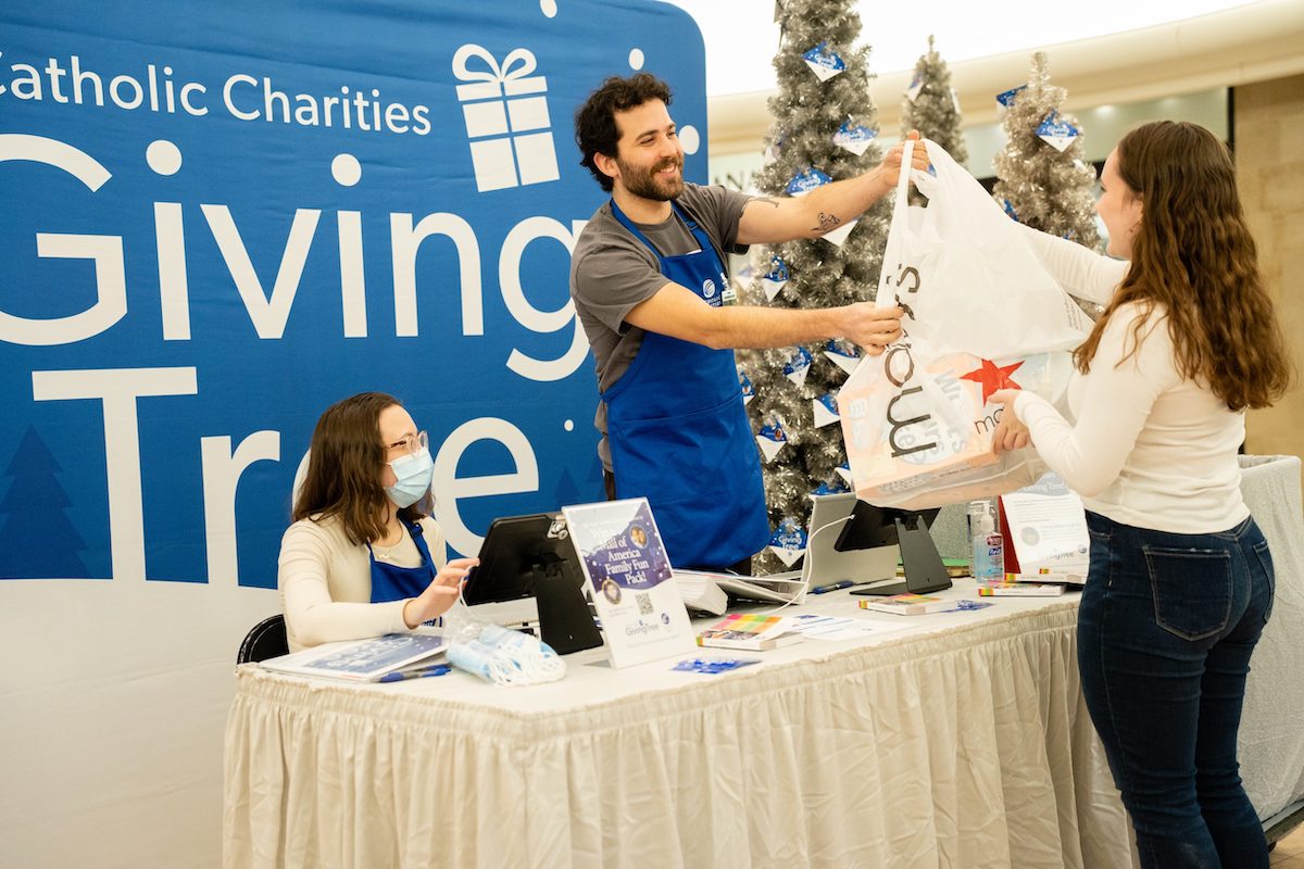 Catholic Charities Giving Tree at Mall of America with Llamas Inside ...
